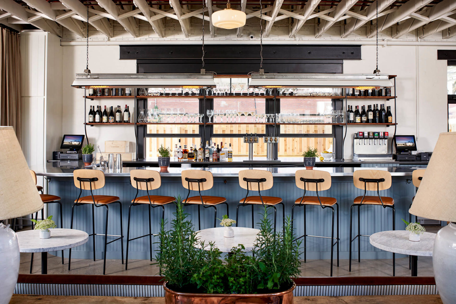 Tips for Creating Beautiful & Functional Restaurant Furniture Layouts ...